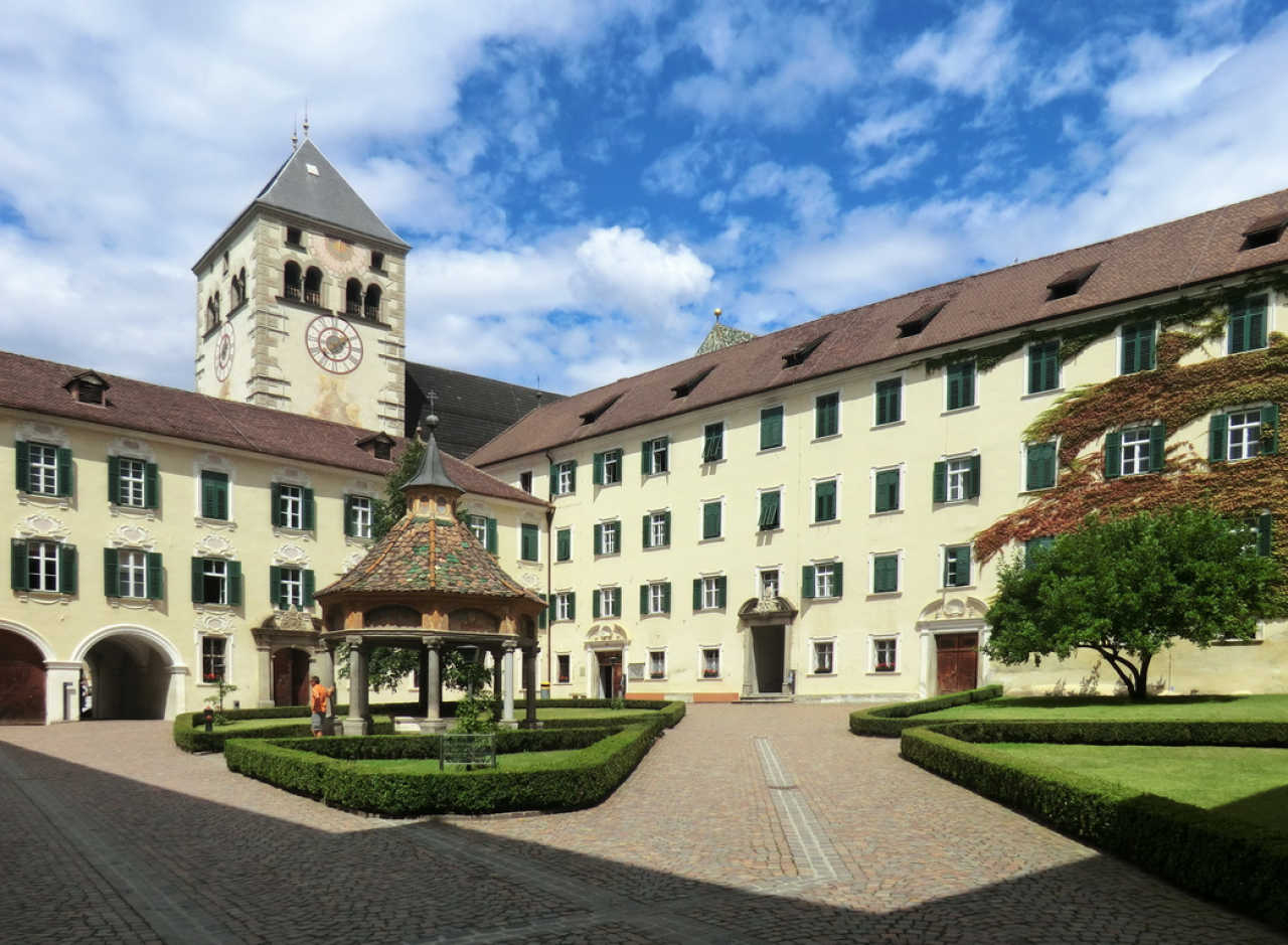 Convento Novacella Bolzano Italy Map Natura Giuridica: A Bressanone,